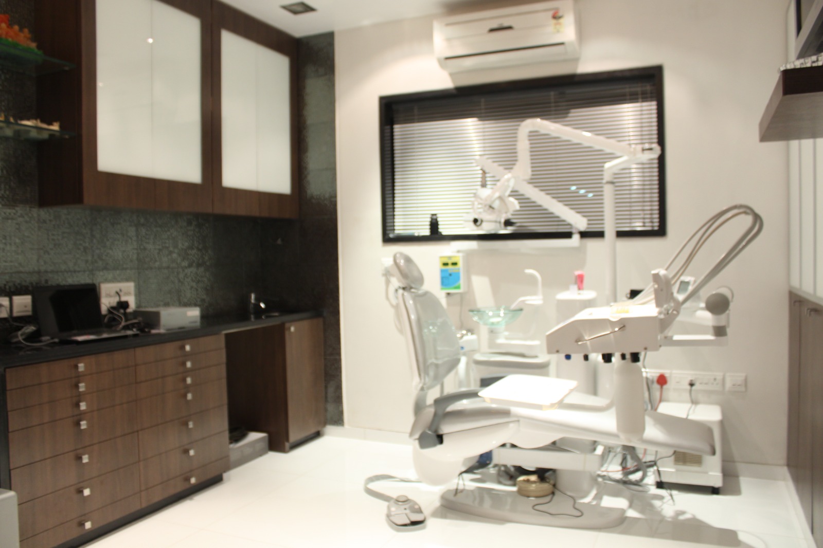 DENTAL CONCEPTS | DENTAL SPA & IMPLANT CLINIC DENTAL CONCEPTS | DENTAL SPA & IMPLANT CLINIC